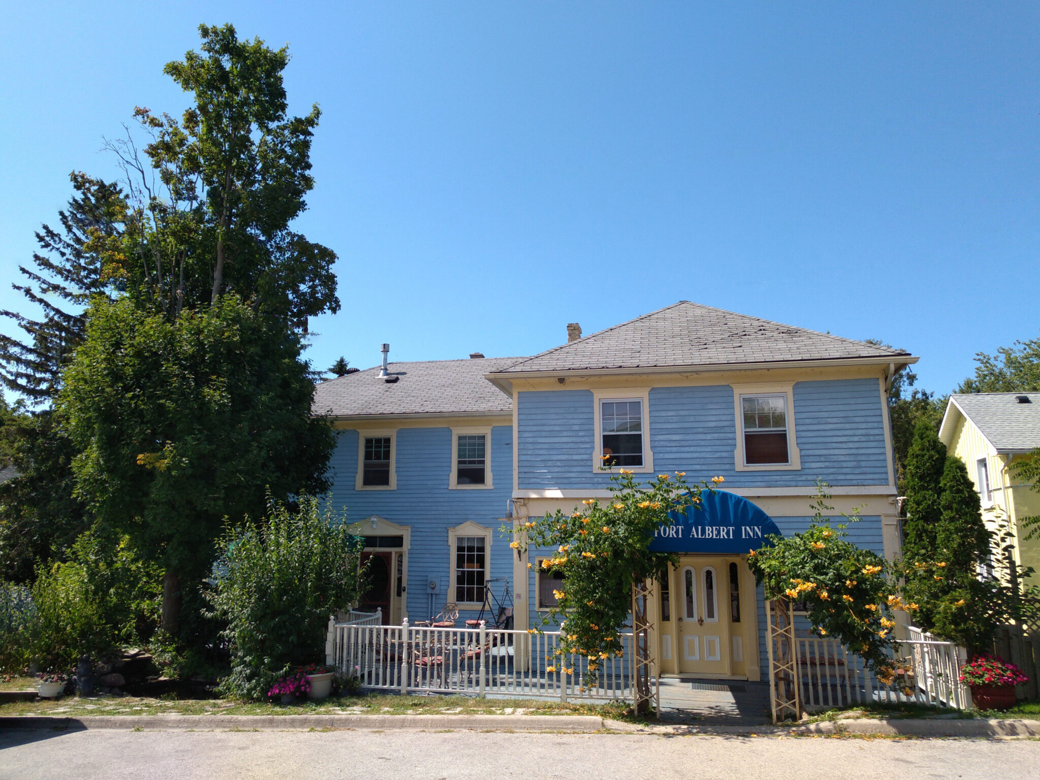 Port Albert Inn and Cottages – in beautiful Port Albert, Ontario!
