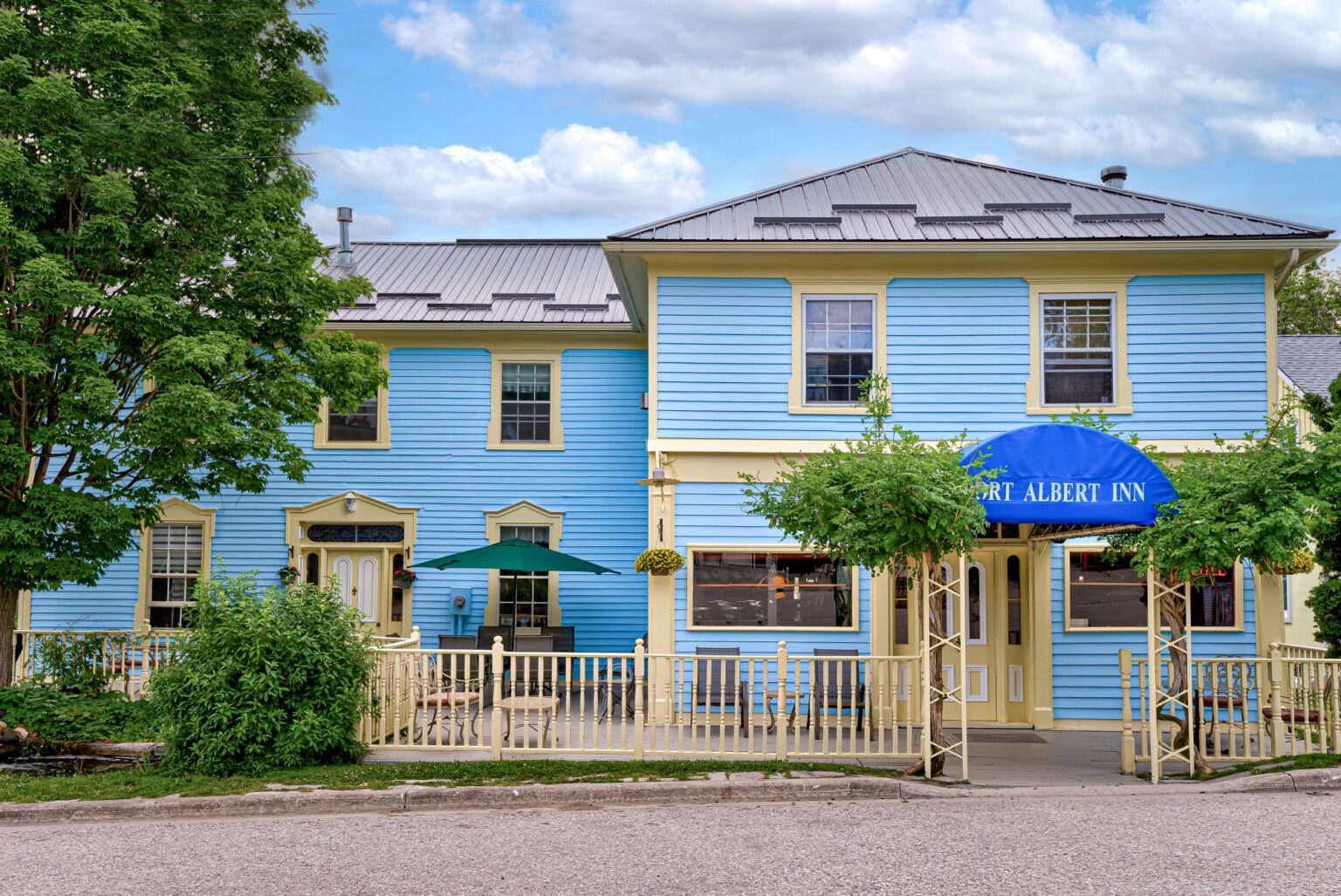 Port Albert Inn and Cottages – in beautiful Port Albert, Ontario!